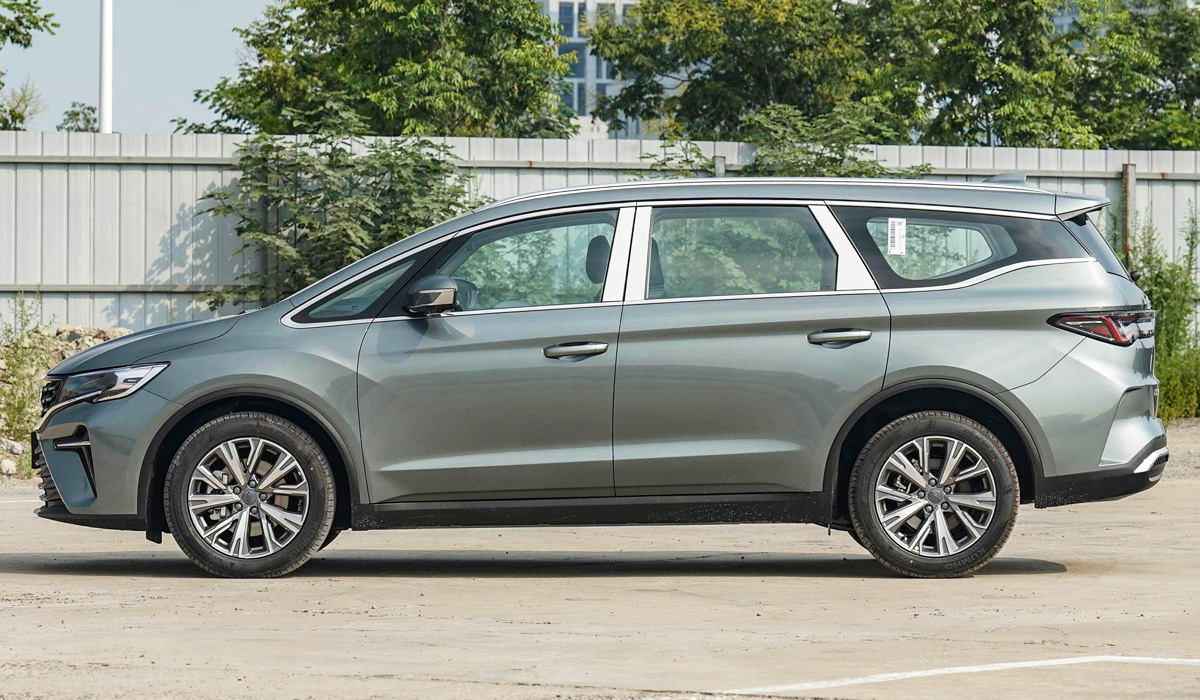 Минивэн Geely Jiaji L: увеличенный багажник и много обновок — Авторевю