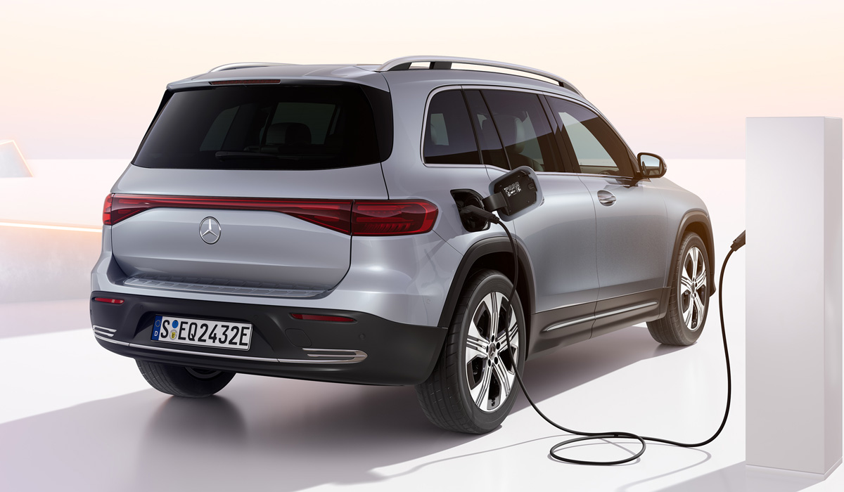 Обновлены кроссоверы Mercedes-Benz EQA и EQB — Авторевю