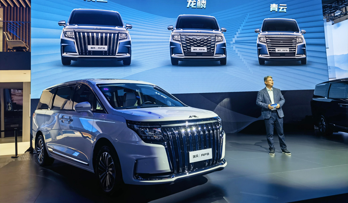 Новый минивэн JAC Refine RF8: самый роскошный в гамме — Авторевю