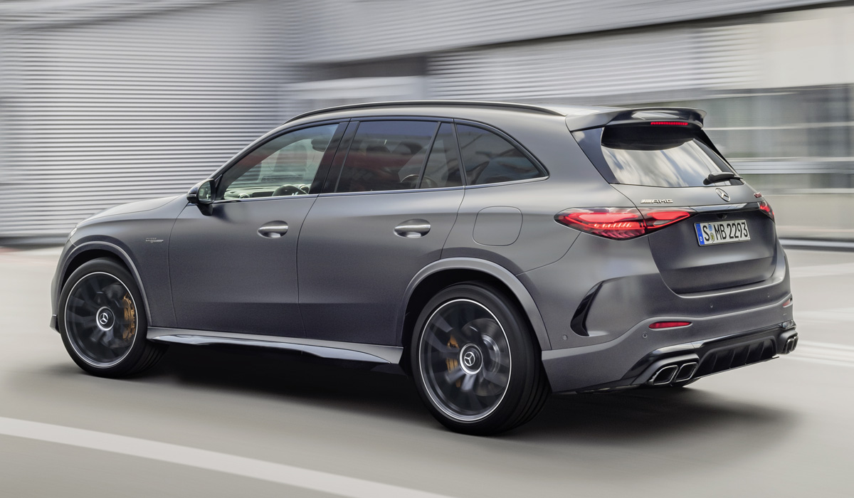 «Горячий» Mercedes-AMG GLC представлен в двух версиях — Авторевю