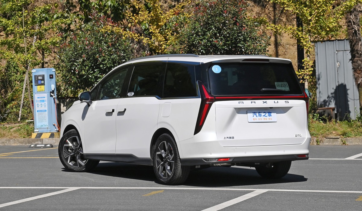 SAIC представил минивэны Maxus G70 и MIFA 7 — Авторевю