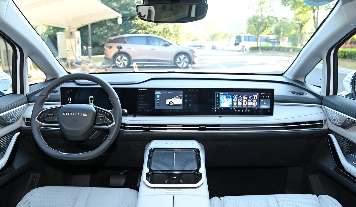 SAIC представил минивэны Maxus G70 и MIFA 7 — Авторевю